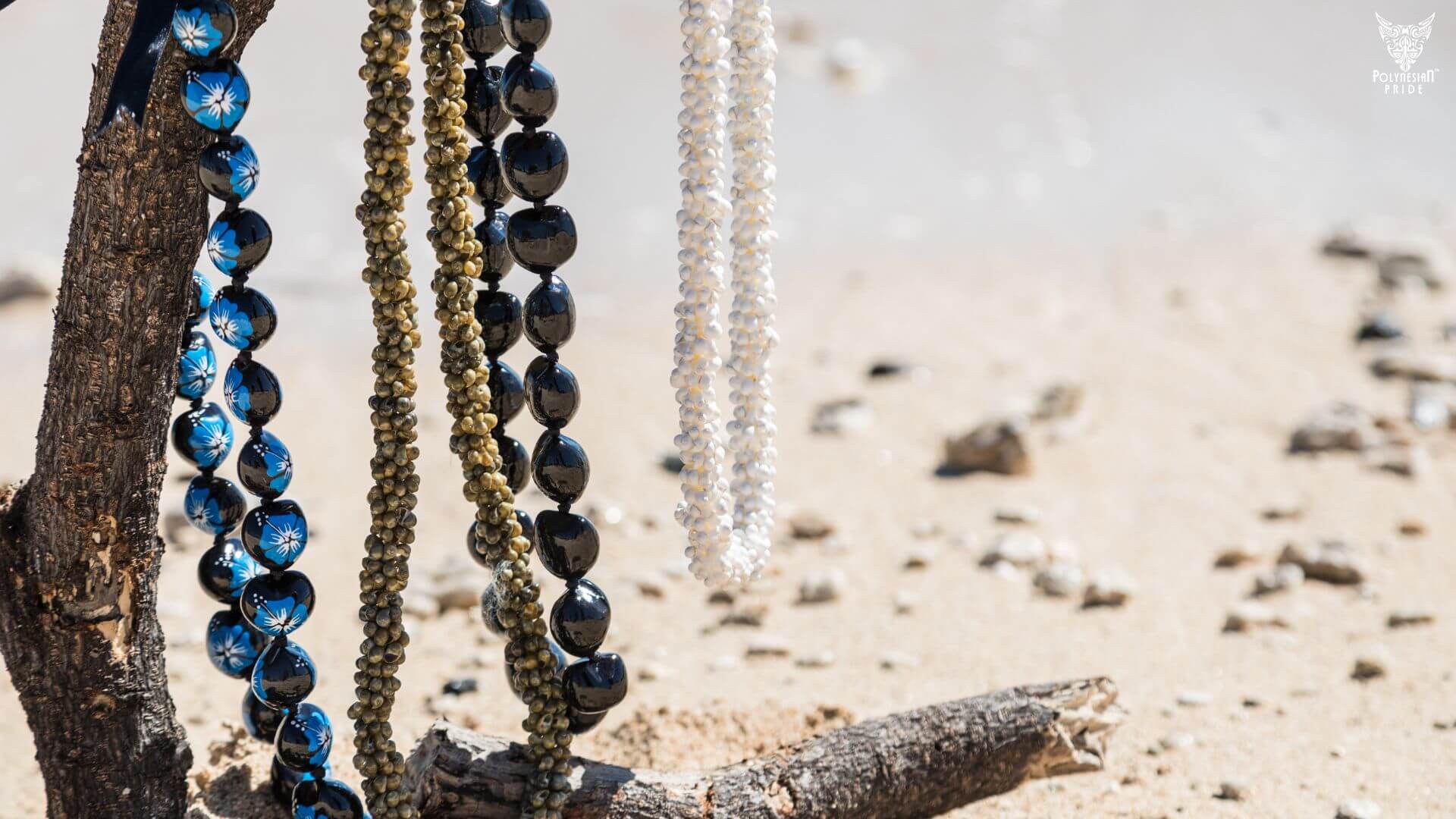 Women's Hawaiian Attire: How To Dress Like A True Hawaiian