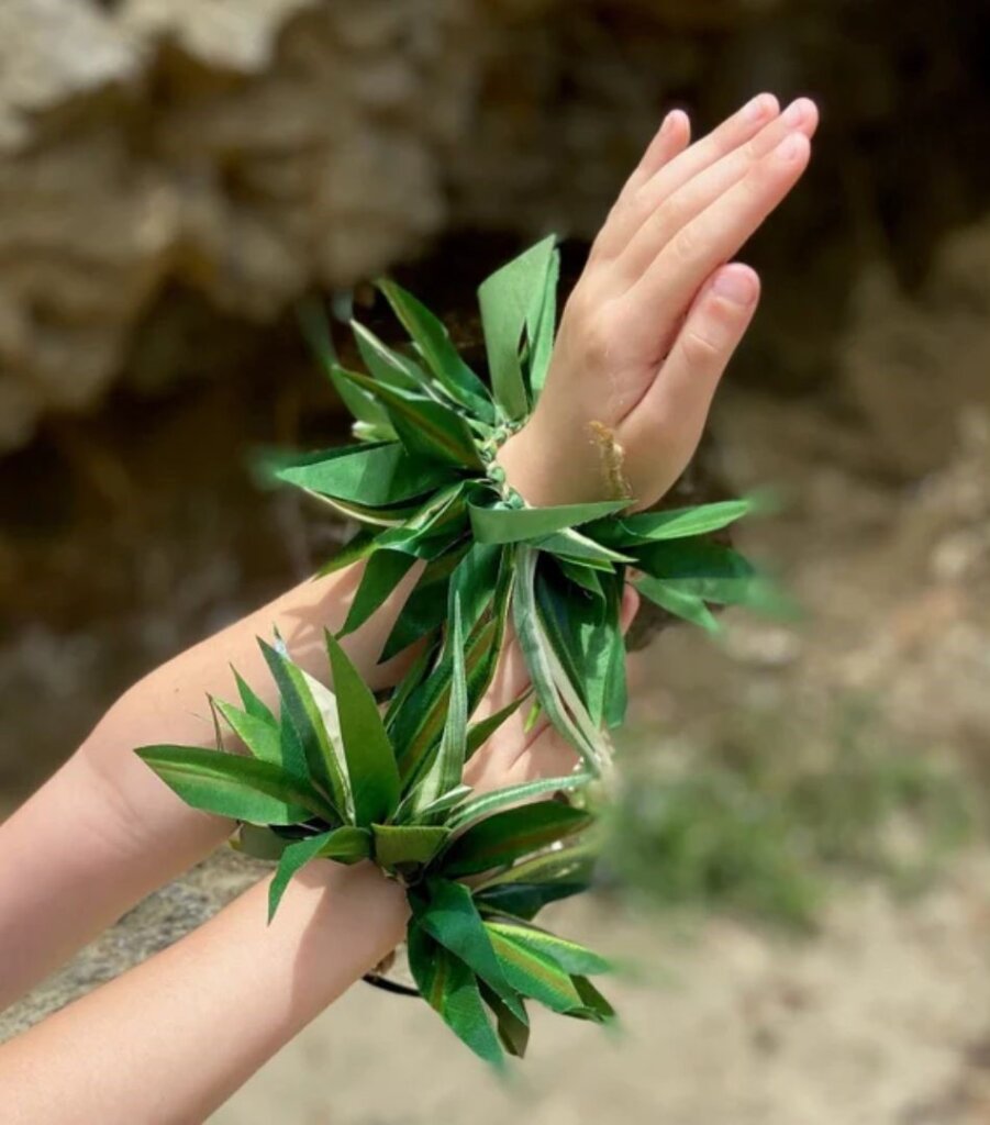 Women's Hawaiian Attire: How To Dress Like A True Hawaiian