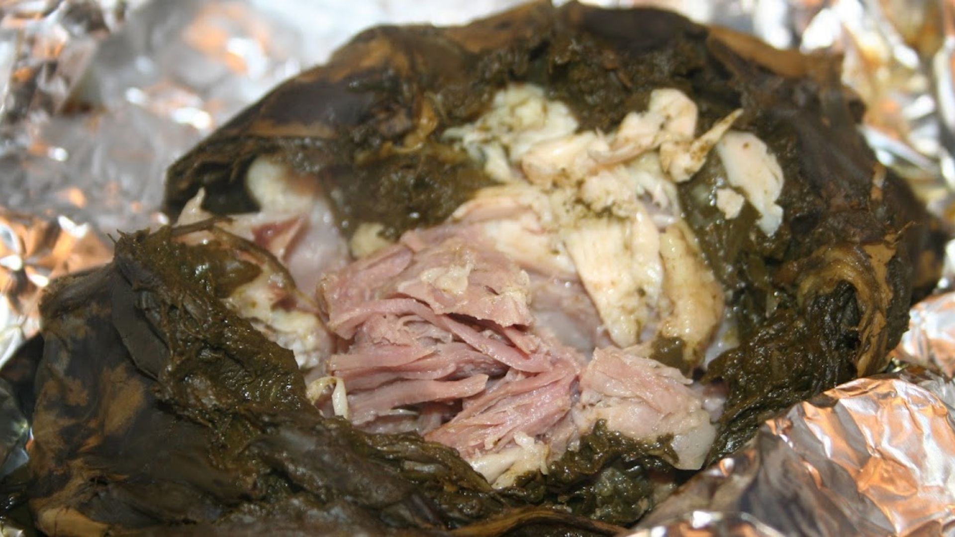 10 Traditional Hawaiian Food: Iconic Dishes and Rich Culture - Polynesian Pride Blog