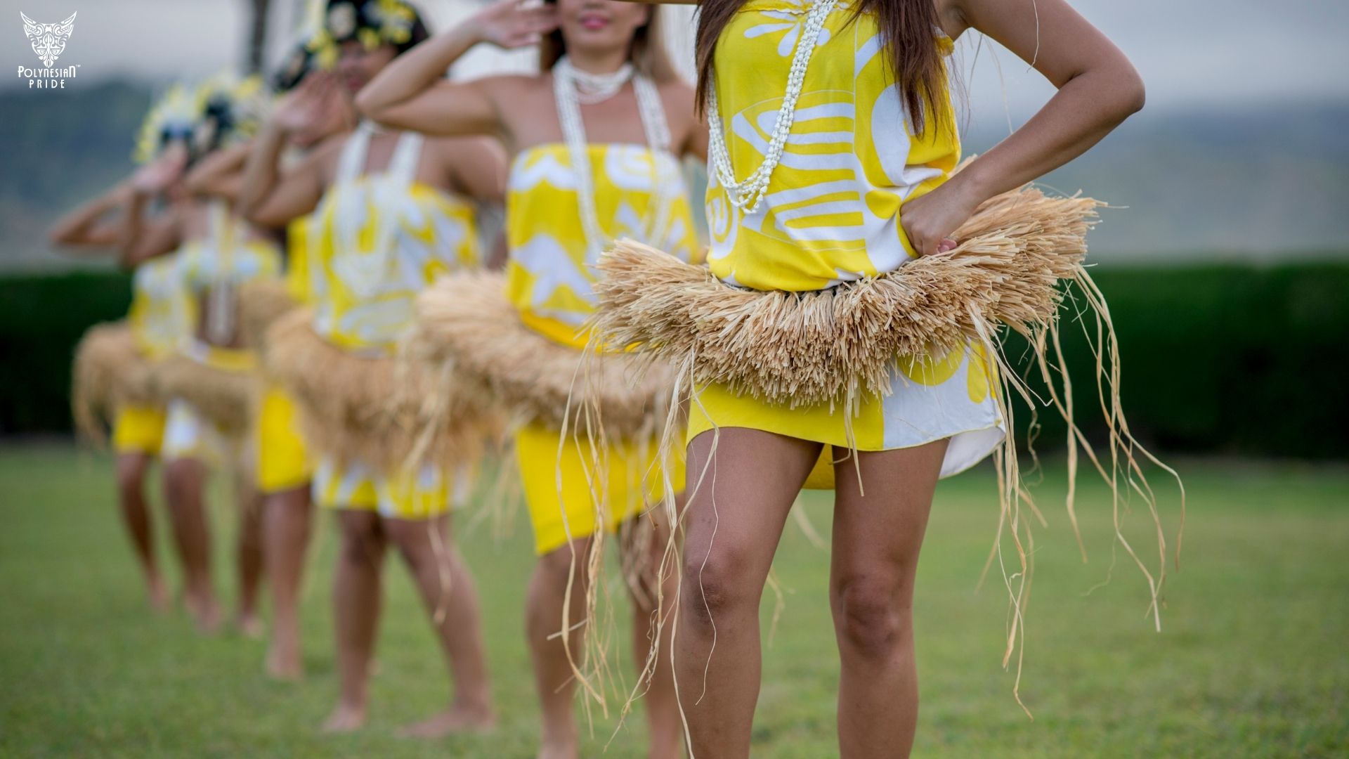 What to Wear to a Luau? Perfect Dress Code for Each Occasion