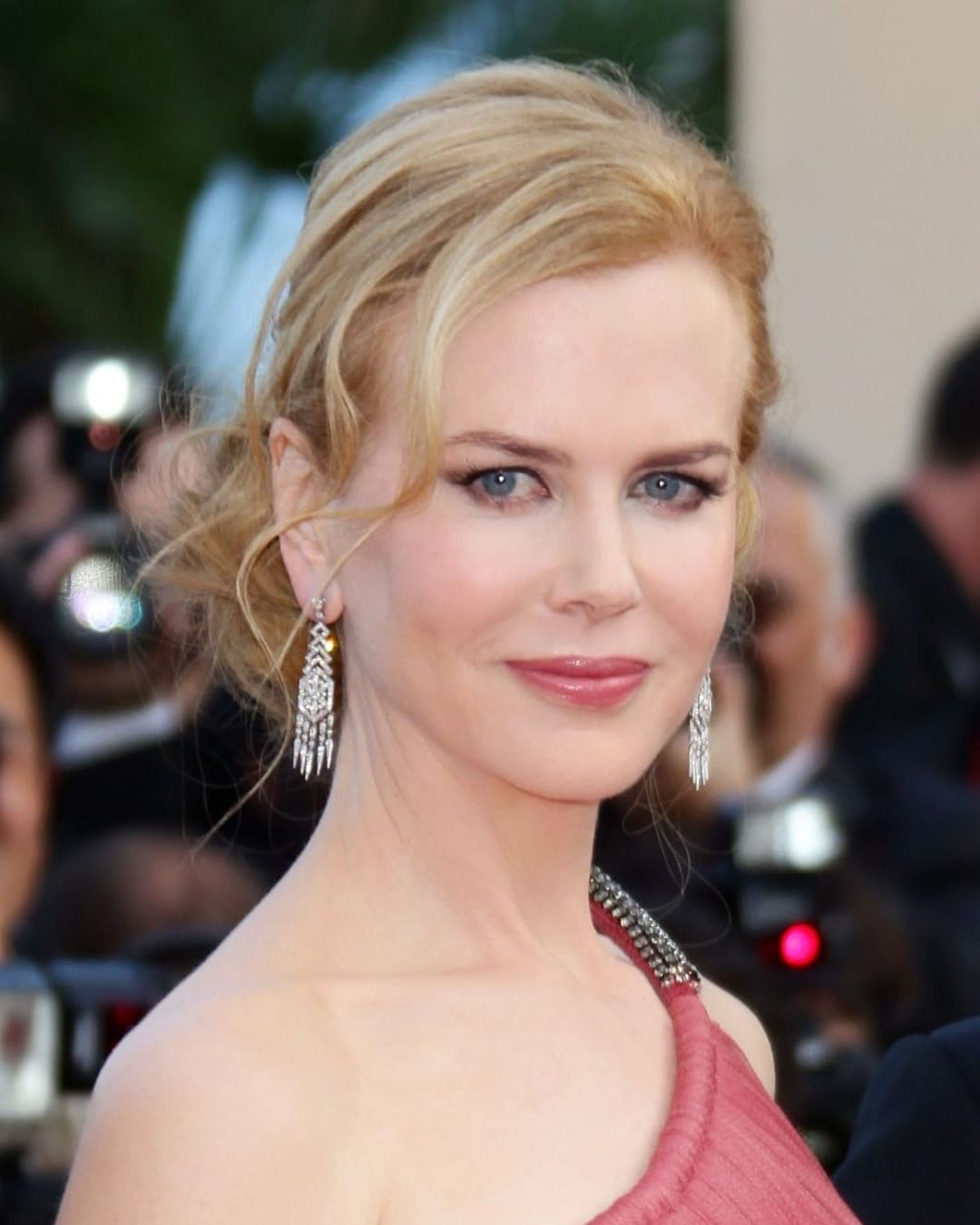 17 Famous People from Hawaii: Inspiring Stories of Success - Polynesian ...