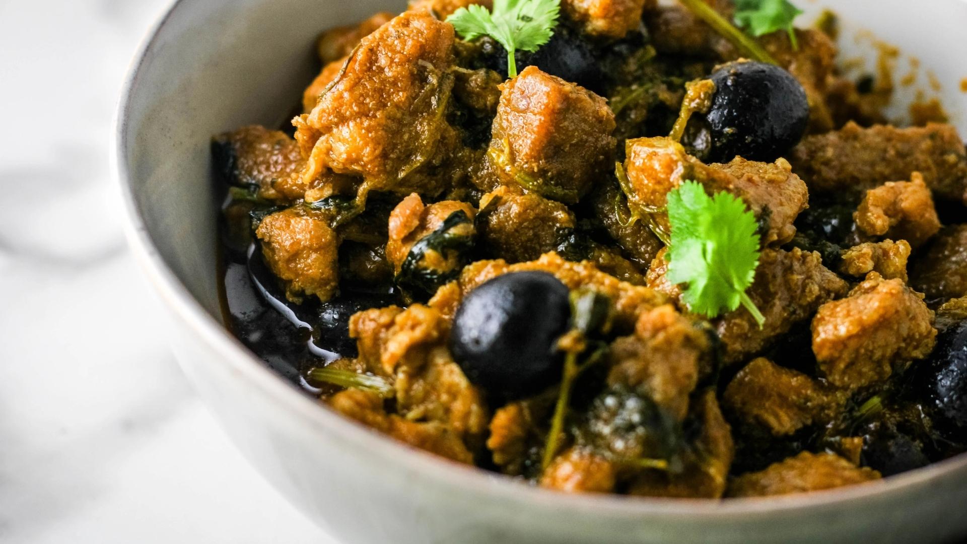 24 Popular Hawaiian Foods You Must Try On Your Next Trip