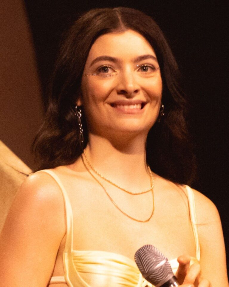 20 Famous New Zealanders: Icons Who Shaped Kiwi Legacy - Polynesian ...