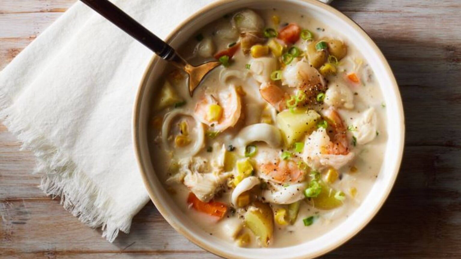 25 New Zealand Famous Food: Must-Try Dishes of Kiwi Cuisine ...