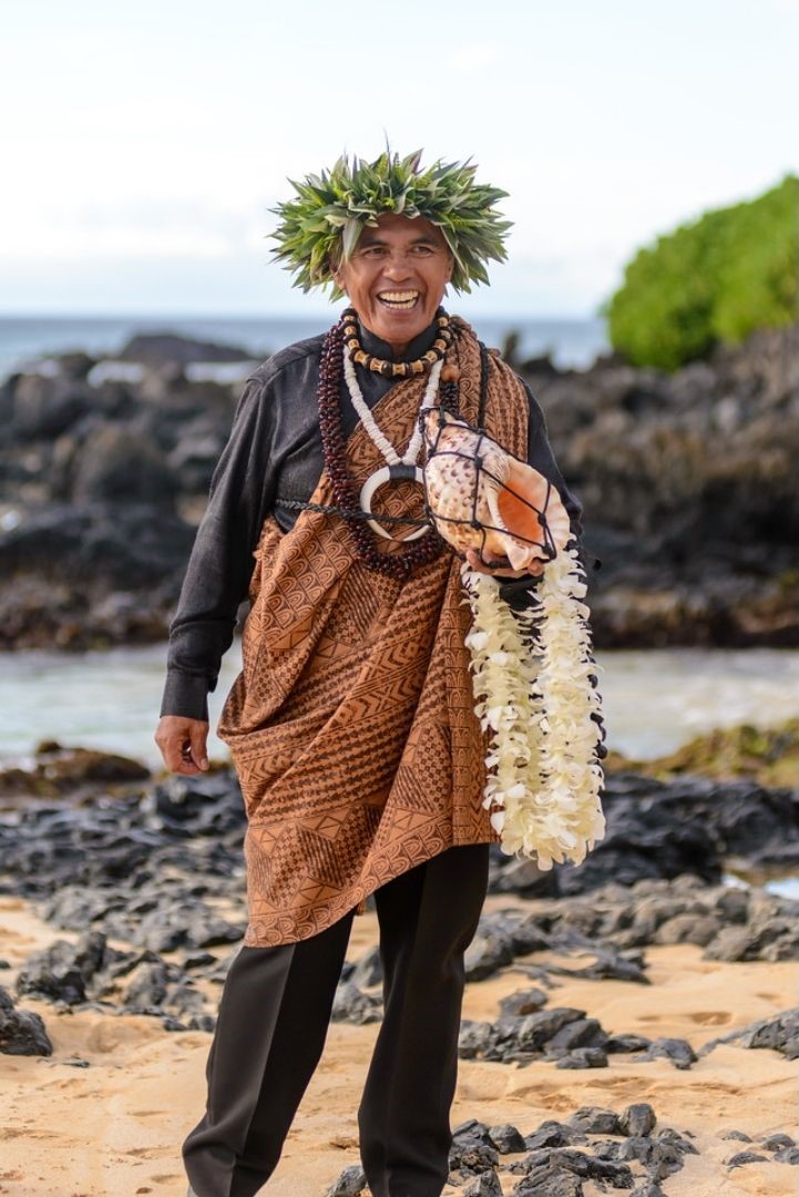 Hawaiian Attire for Men: Ultimate Stylish & Vibrant Guide