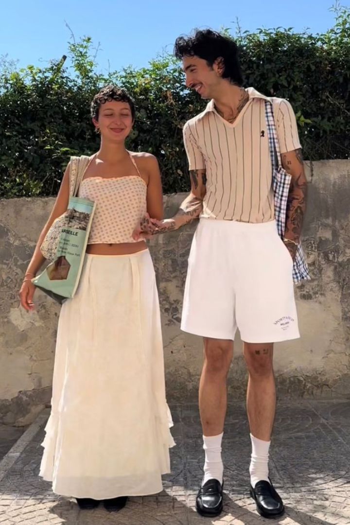 Top 30+Hawaiian Couple Outfits For Your Tropical Getaway